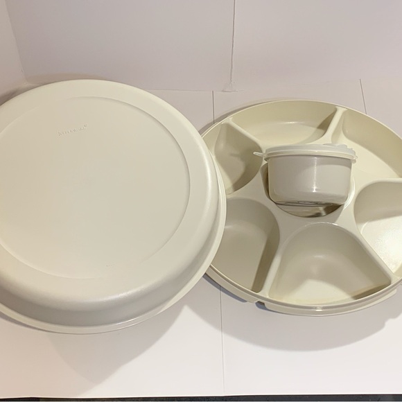 Tupperware | Kitchen | Tupperware Divided Serving Tray With Lid | Poshmark